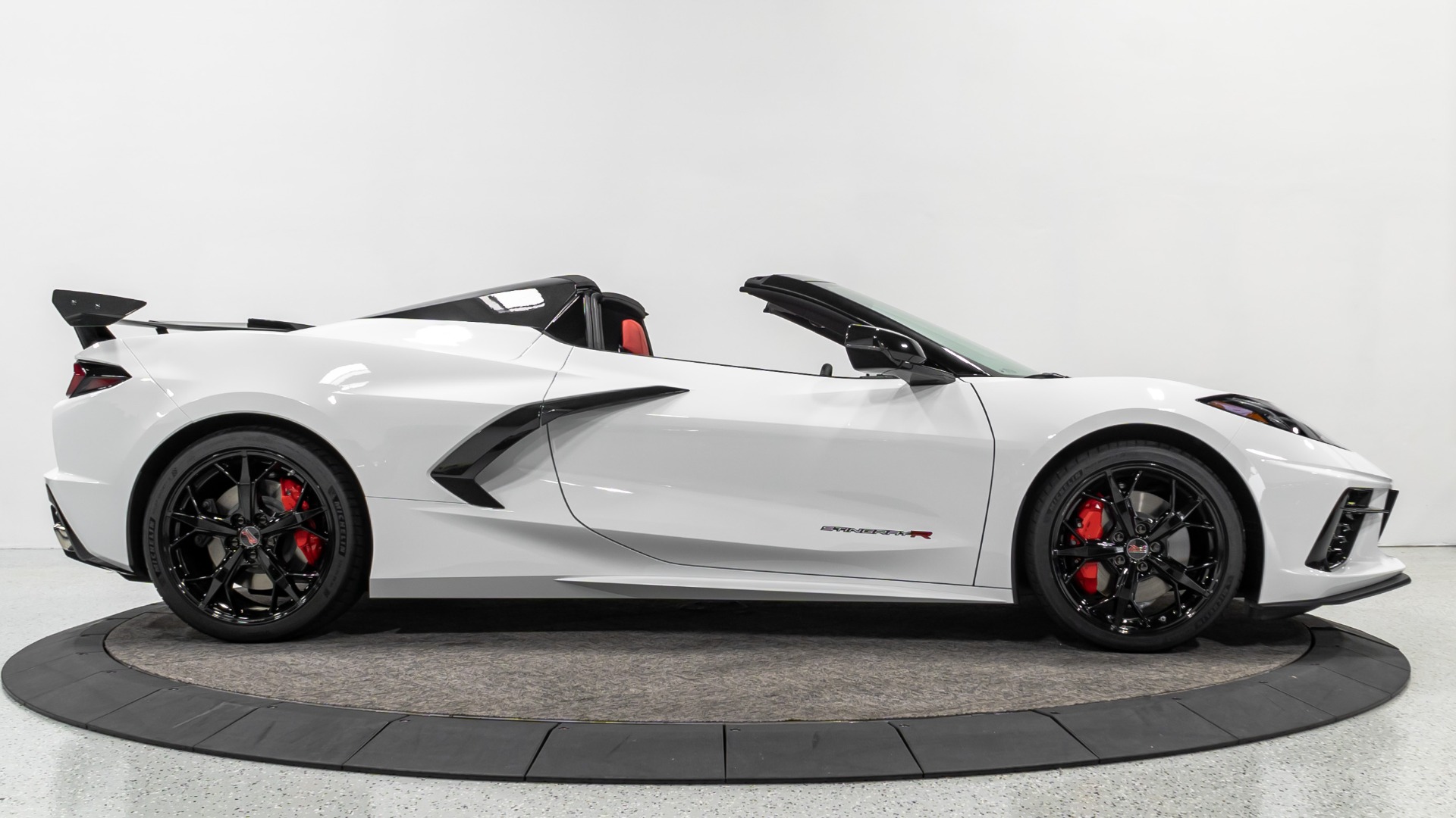 Corvette Stingray 2022 White Interior