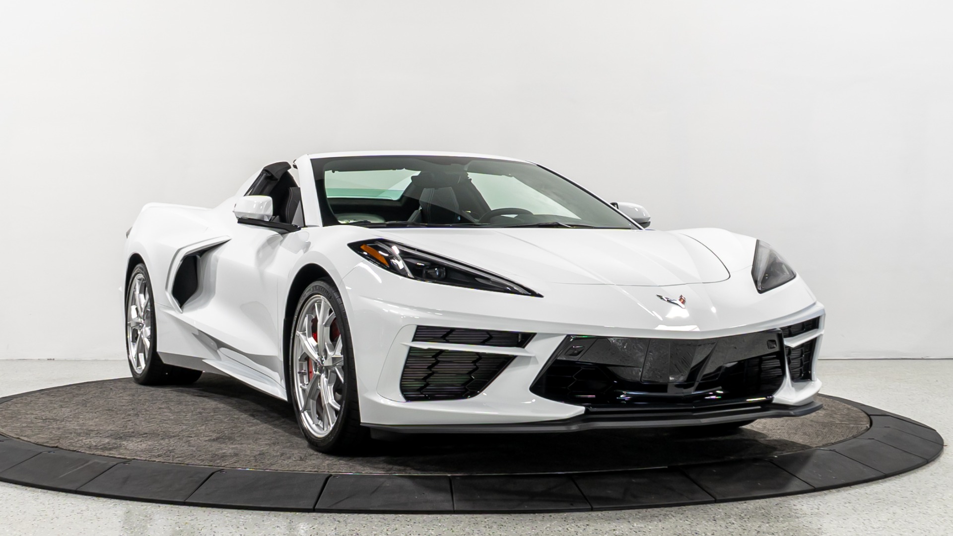 2022 White Corvette Wallpaper