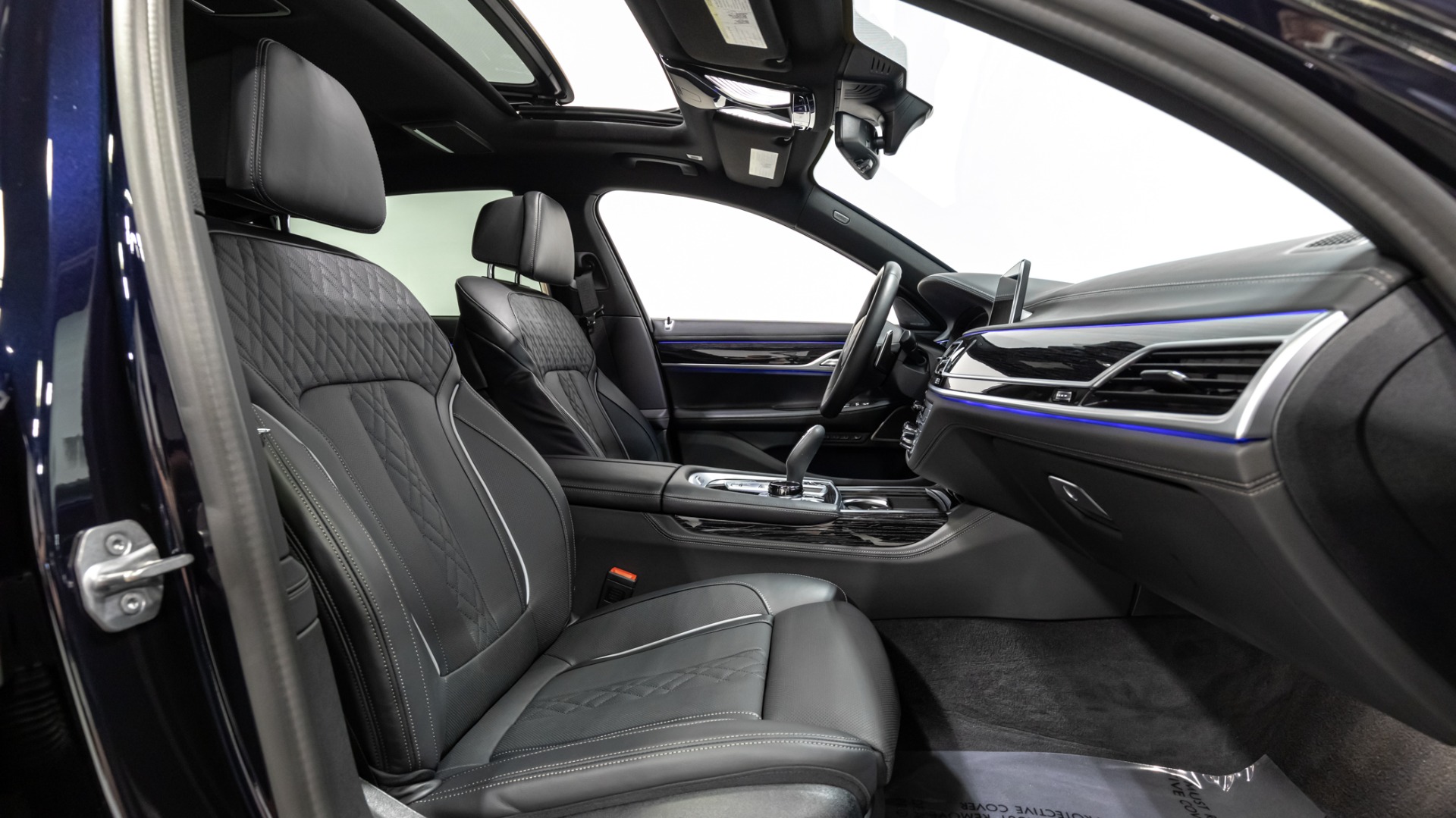 2022 Bmw 750li Interior