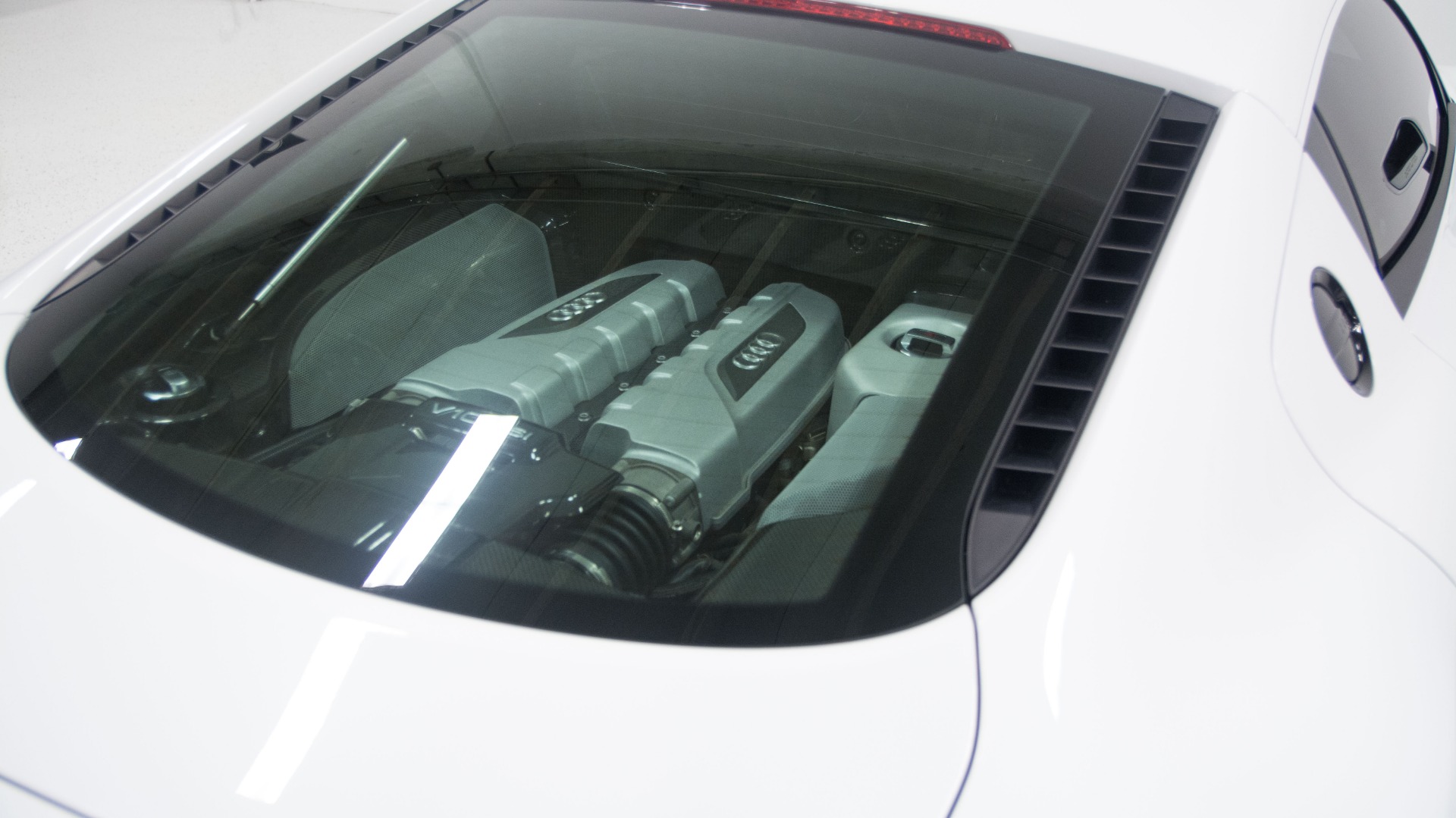 Audi R8 Engine Lights